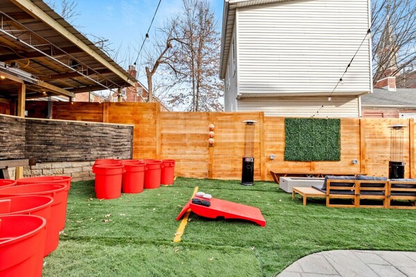 1 Of 3 Units- Sleeps 6, Hot Tub, Cowboy Pool, King Beds, Firepits, Yard Games - Kentucky