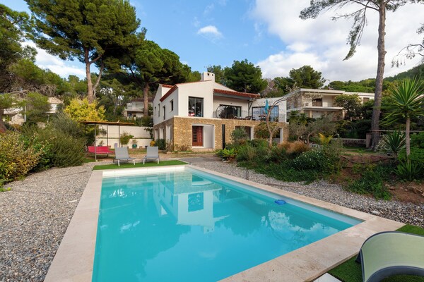 Erdgeschossvilla Mit Swimmingpool 150 M Vom Meer Entfernt  Meerblick, Wlan Und Klimaanlage - Saint-Cyr-sur-Mer