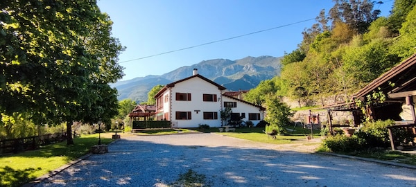 Apartment 'Juana' With Mountain View, Private Terrace And Wi-fi - Llanes