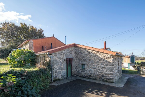 Casa Rural 'La Caseta De Laura' Con Jardín Compartido Y Wi-fi - Mellid