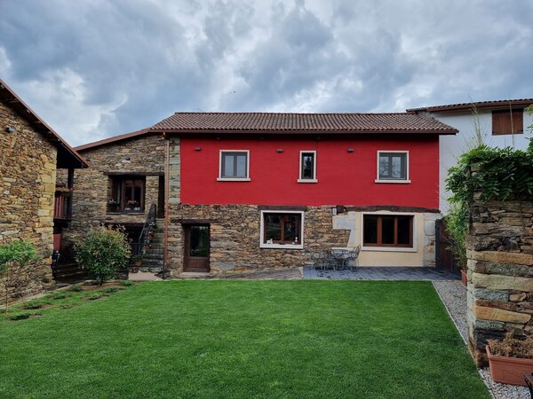 Maison De Campagne 'Aldea Rural A Cortiña Casa' Avec Vue Montagne, Piscine Partagée Et Wi-fi - Galice