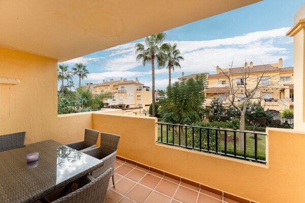 Apartment 'La Noria Golf Resort' With Mountain View, Wi-fi And Air Conditioning - Sitio de Calahonda