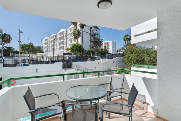 Apartamento De Vacaciones 'Apartamento Yumbo Centro' Con Piscina Compartida, Balcón Privado Y Wi-fi - Playa del Inglés