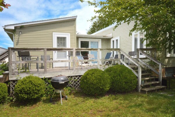 Pet Friendly Bethany Beach House Sleeps Eight Parking Deck Clean - 베다니 비치