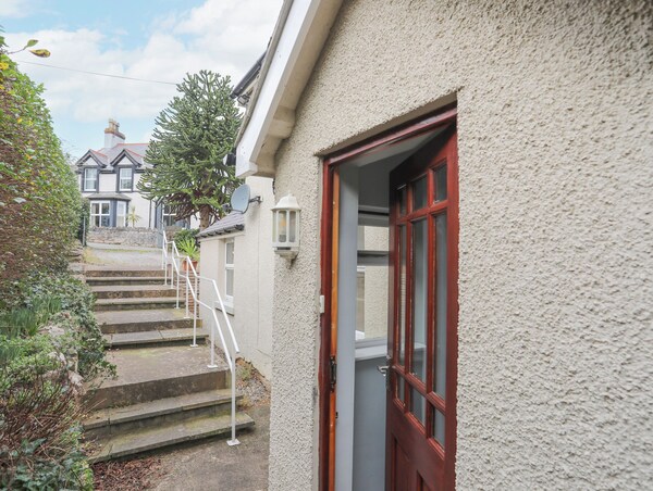 Islwyn, Family Friendly, With A Garden In Llandudno Junction - Conwy