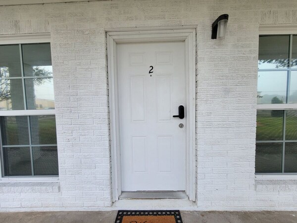Secret Cajun Retreat Peaceful Corner Stay (Har #2) - Iowa, LA