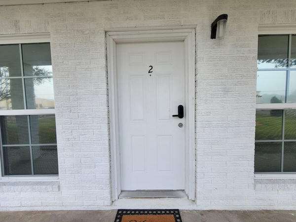 Secret Cajun Retreat Peaceful Corner Stay (Har #2) - Iowa, LA