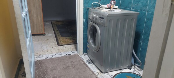 Charming 2-bedroom Apartment With Ac, Wifi , Garden And Swimming Pool In Cairo - Cairo