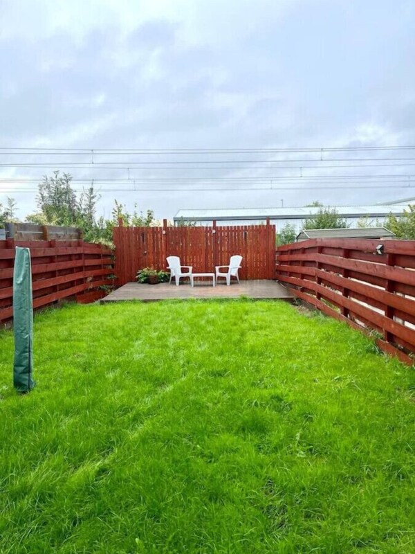 Clyde 52 -Modern 2 Bedroom Apartment Next To Hillington Train Station - Glasgow