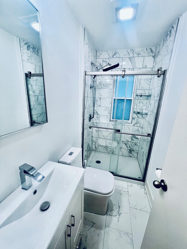 Charming 3-bedroom Apartment With Ac And Wifi In Marvelous Chicago - Chicago, IL