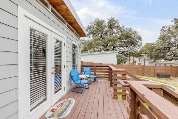 Fun Hip Home + Guesthouse In Austin's Soco! Perfect For Acl/sxsw! Pool & Hot Tub - Austin, TX