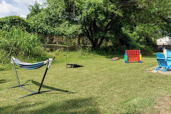 2br Central Home, Dogs Ok, Fire Pit, Family Items, Easy Parking - Polaris, OH