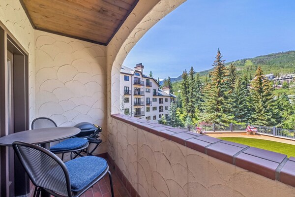 Ski In/out Luxury, Mountain Views, 2 Pools, 3 Hot Tubs, Steam, Sauna, Gym - Beaver Creek, CO