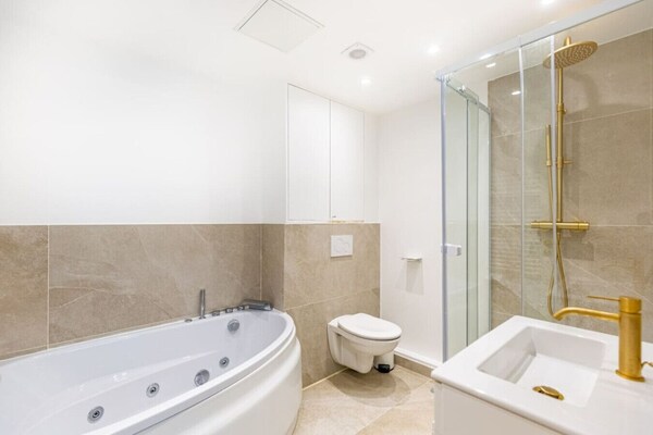 Lavie Maison: Balneo Garden Flat - Le Bouscat