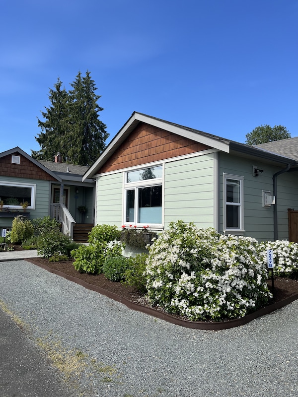 The Village Nest With A/c & Wifi - Nanaimo