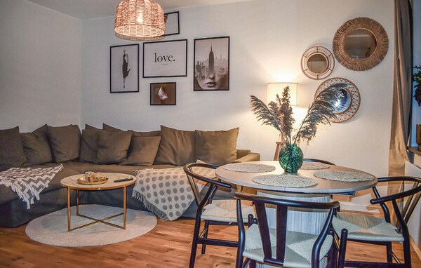 1 Bedroom Cozy Apartment In Helsingborg - Helsingborg