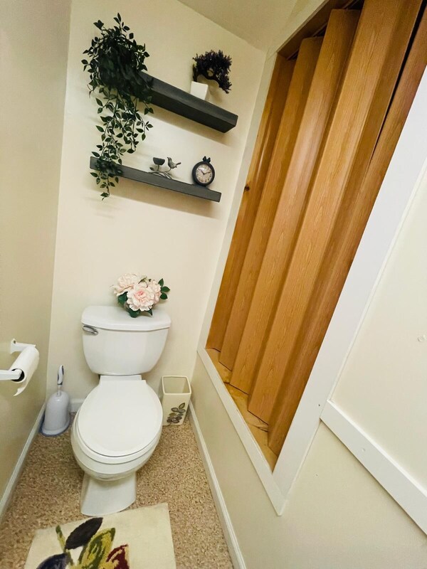 Serene 2-bedroom Spacious Apartment - Carmel Hamlet