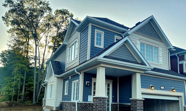 Spacious Family-friendly Bright New House - Gravenhurst