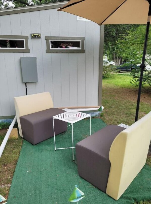 Cozy Tiny Home In Enchanting Memphis With Ac, Wifi On An Acre Of Land Very Quiet - Memphis, TN