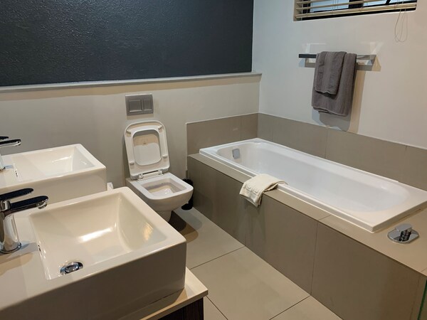Charming 2-bedroom Apartment In Delightful Orlando With Ac, Wifi - Altamonte Springs, FL