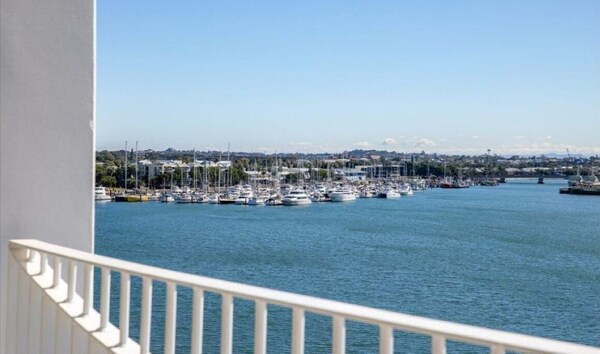 Harbour Haven - Honeysuckle Newcastle - Newcastle