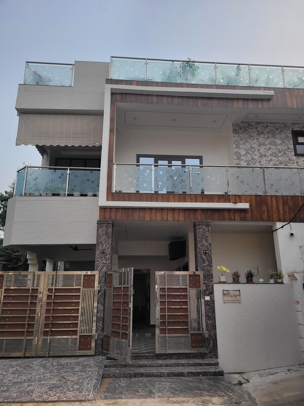 Nice Place To Spend Time And Soak In The Local Culture And Cuisine - Prayagraj