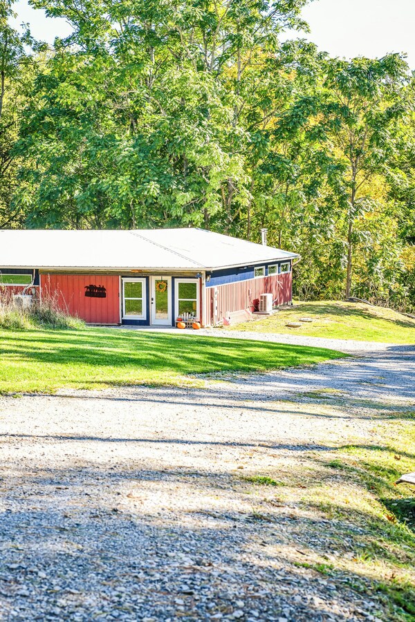 New Converted 3br, 2ba Barn, In Wild, Wonderful West Virginia With Ac, Wifi - Wheeling, WV