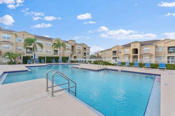 414tr 2br Condo Apt Heated Pool Hottub King Bed - Davenport, FL