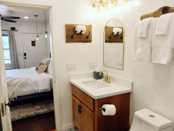 #14 Darling Vintage Apt - Historic Downtown Strip\n\n - Mariposa, CA