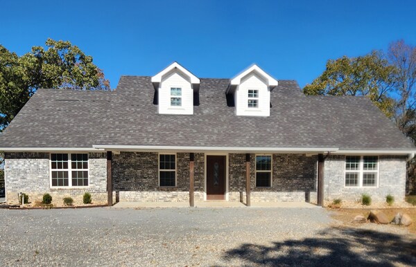 Come Enjoy The Breathtaking Views From The High Country Retreat - Lake Texoma