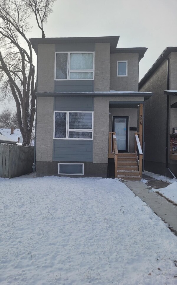 Winnipeg Radiant Home - A Peaceful Neighborhood With Separate Entrance - Manitoba