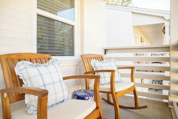 Porter #10 - Perfect Ocean Springs Location With Pool - Near Beach And Downtown! - Ocean Springs, MS