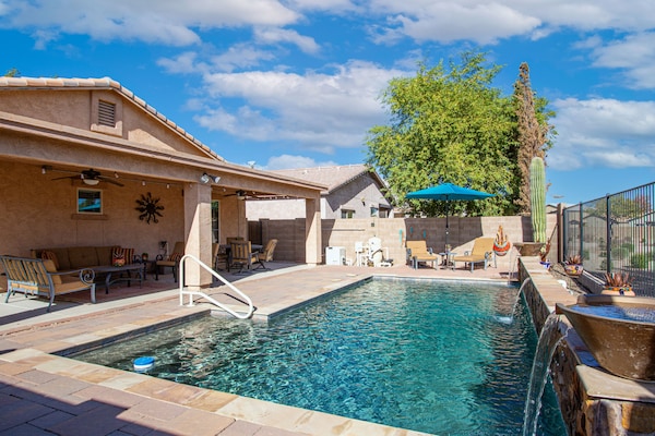 Beautiful Backyard Oasis With Private Pool In Stunning Golf Course Neighborhood - Queen Creek, AZ