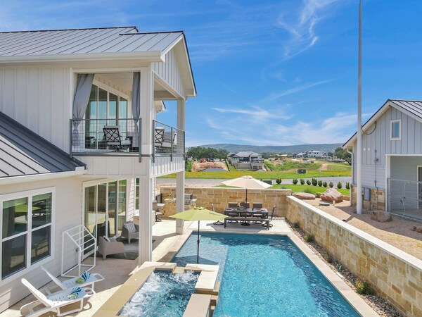 Buy 3 Get 1 Night Free! Heavenly -Pool + Boat Lift - Marble Falls, TX