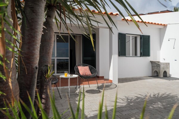 In A Quiet Area In Porto Santo - Casa Areia Dourada - Madera