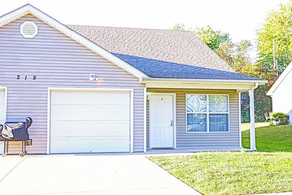 Charming 2-bedroom Townhome With Ac, Wifi In Nice Elizabethtown - Elizabethtown, KY