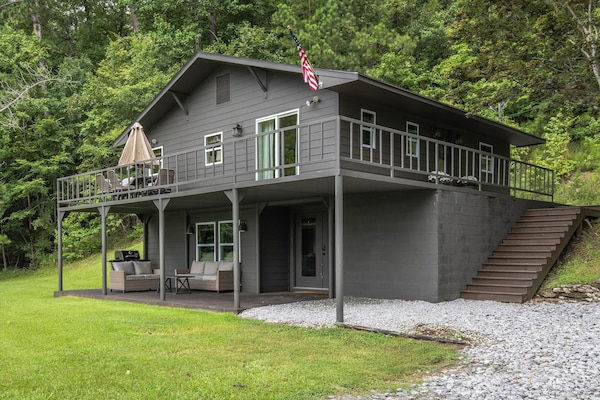 Elk Cove Cabin -Lakefront/multi-acre Privacy/stunning Views/boat Rental - Alabama