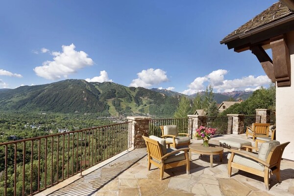 Large Red Mountain Estate With 6 Bedrooms And Expansive Views - Aspen, CO