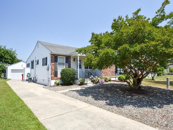 2 Bed/2 Bath Not Far From The Beach! - Cape May