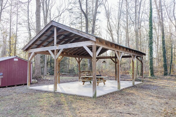 Cozy Pines Log Cabin 2br+loft Creekside W/ Hot Tub - Pennsylvania