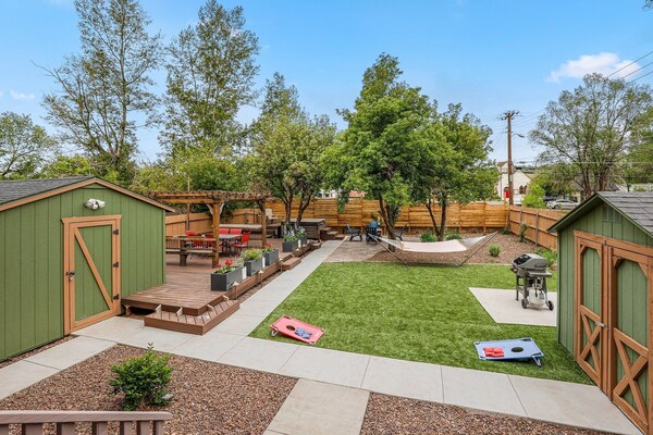 Picture Perfect Mountain Retreat | Walk To Downtown & Nau | Hot Tub & Unbelievable Backyard! - Flagstaff, AZ