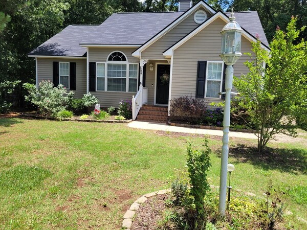 Charming Country Retreat! - Clayton, NC