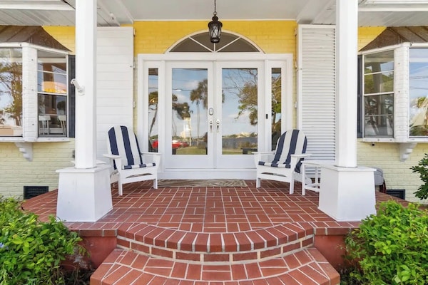 Intracoastal Waterfront Retreat, Sleeps 10 - オーモンドビーチ, FL