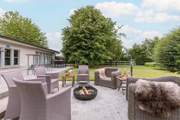 Huswell - Holiday Home With Indoor Swimming Pool - Oostkamp