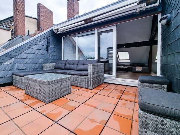 Alpha Apartments: Dachstudio - Stil & Eleganz, 2br - Gelsenkirchen