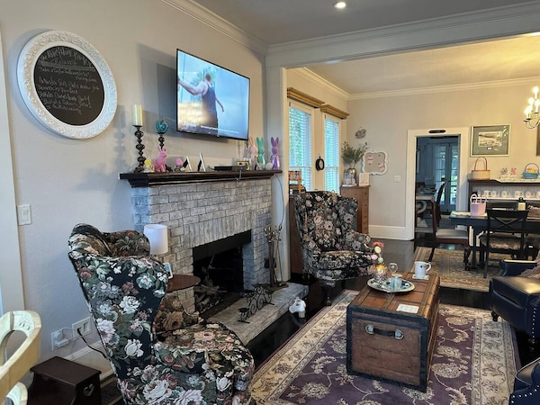 The Abbey Suite\n\n - Daytona Beach, FL