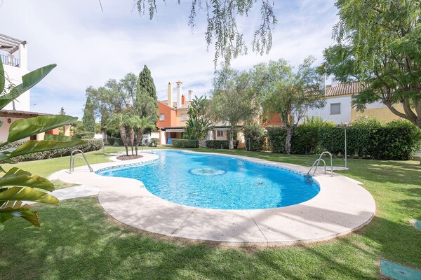 Rocio - Three Bedroom Chalet, Sleeps 5 - Cádiz