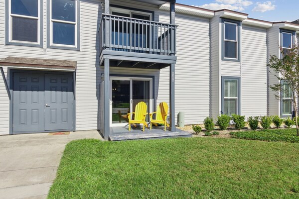 Amelia Island Pet Friendly 2 Bedroom Getaway - Fernandina Beach, FL