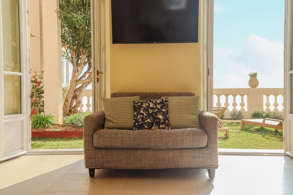 Peaceful Garden Apartment On Mont Boron Spectacular Sea View. Brand New Renov. - Beaulieu-sur-Mer