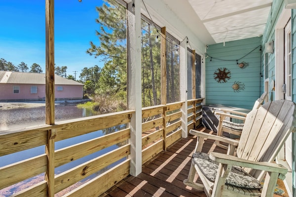 Free Parasailing Ticket | Book Coastal Cottage  Short Drive To The Beach! - Alabama